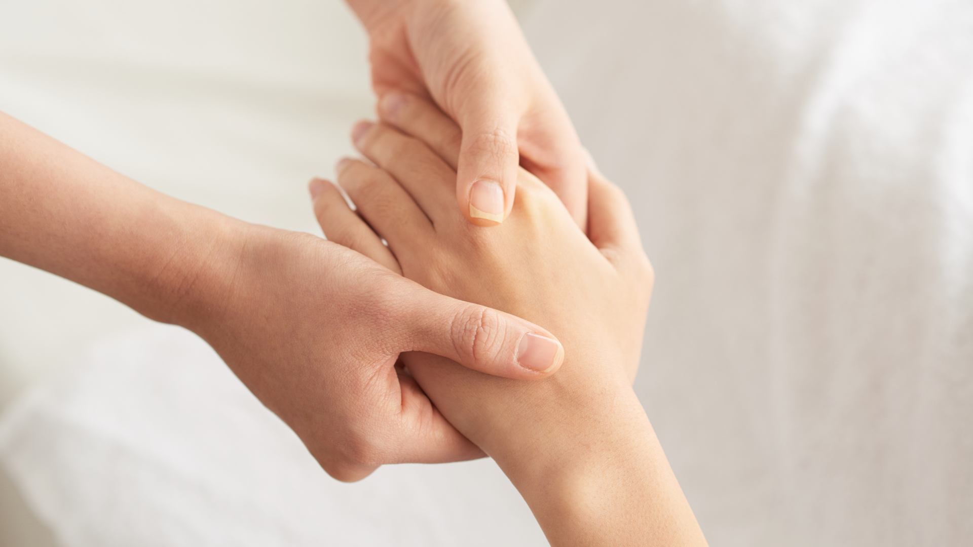 Massage During Labour – Care and Touch | Preggers