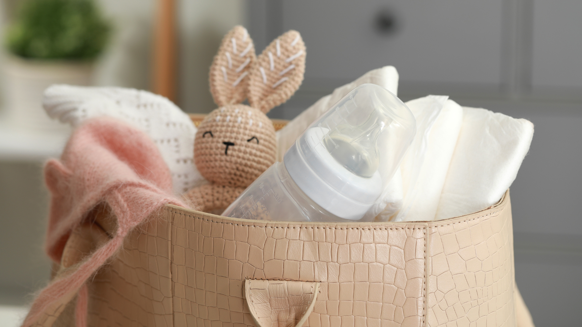 Best Changing Bags 2025 – A Complete Guide for Parents on the Go | Preggers